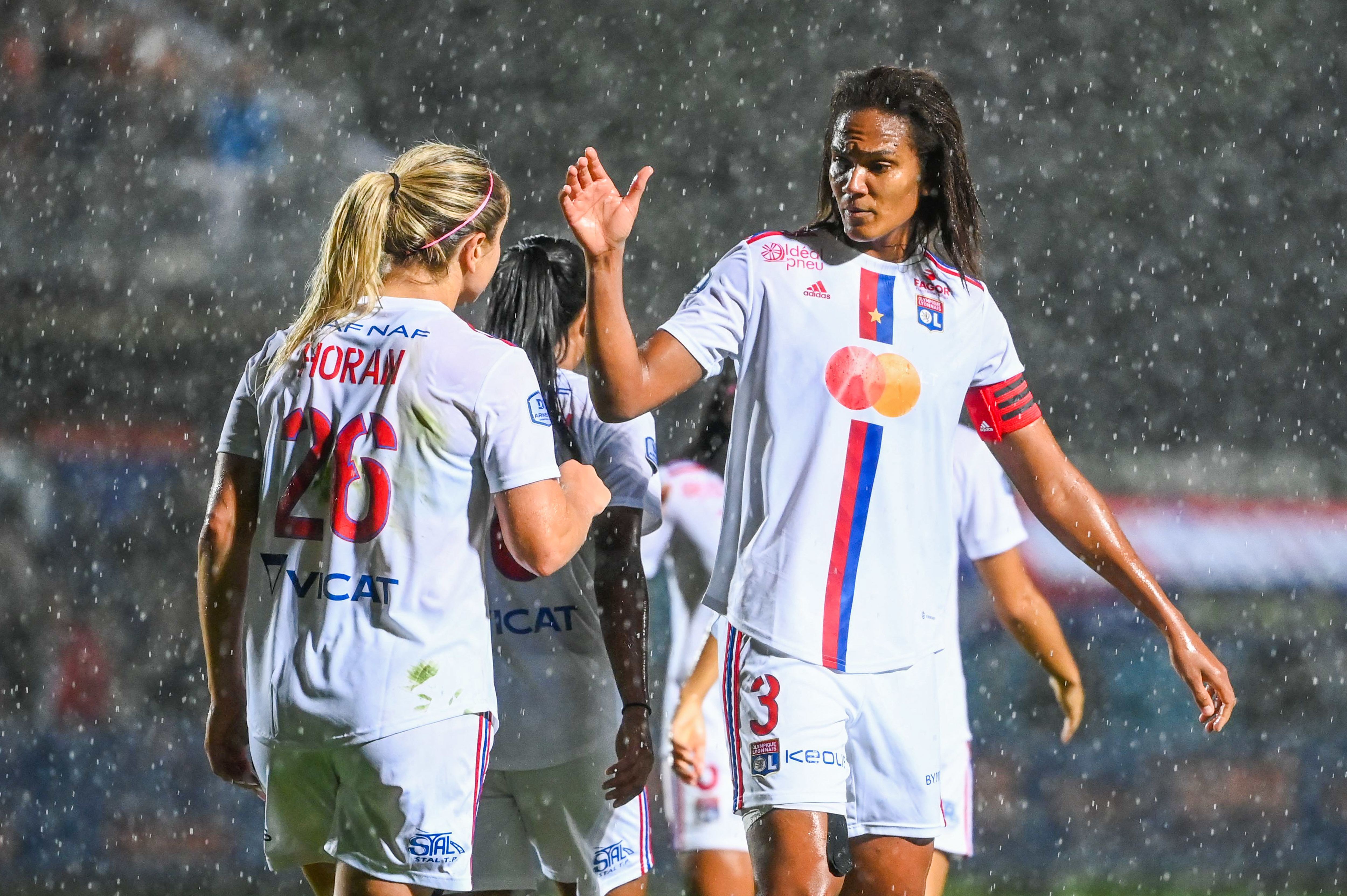 L'OL prend la tête devant le PFC