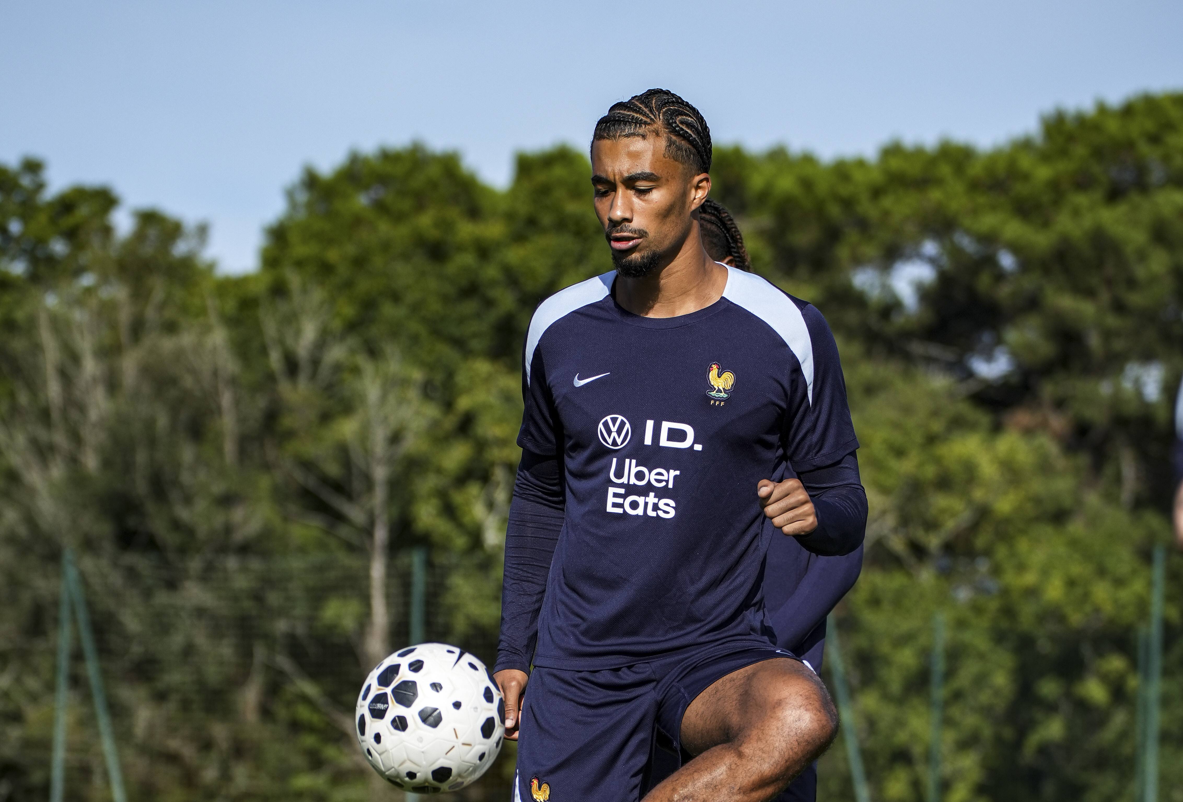 Nathan Zézé rejoint les Bleuets