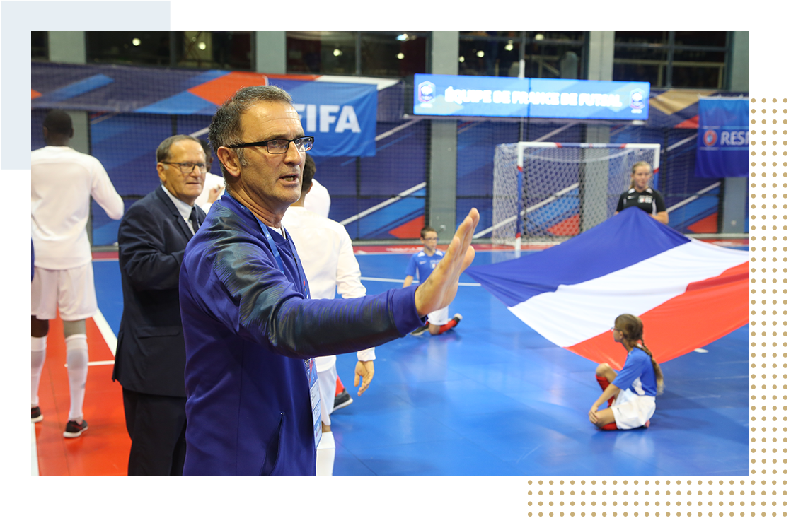 Entraîneur(e)s-pros | Les entraîneurs et entraîneures | Fédération ...