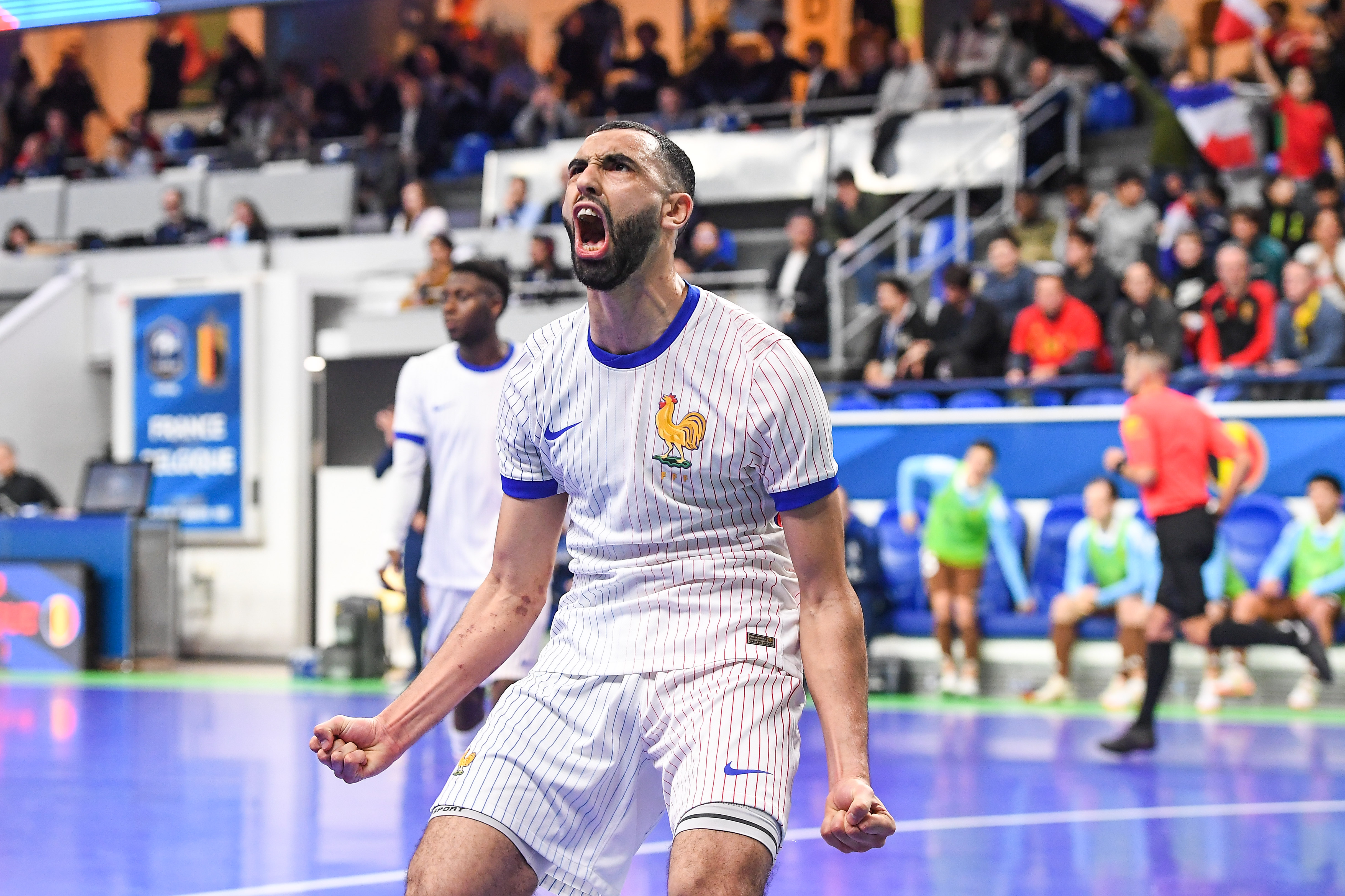 Paris porte les Bleus vers l'Euro | Fédération Française de Football ...