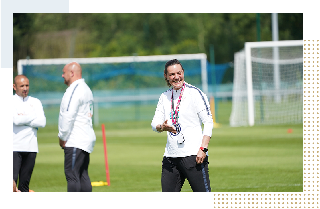 Entraîneur(e)s-pros | Les entraîneurs et entraîneures | Fédération ...
