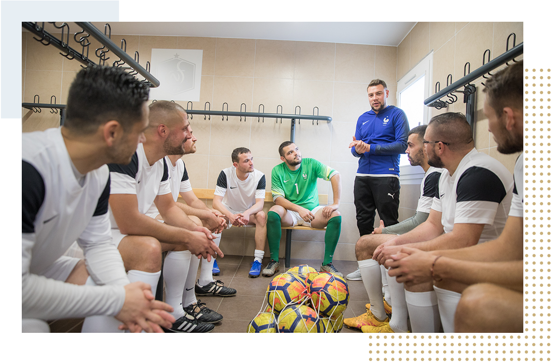 Entraîneur(e)s-pros | Les entraîneurs et entraîneures | Fédération ...