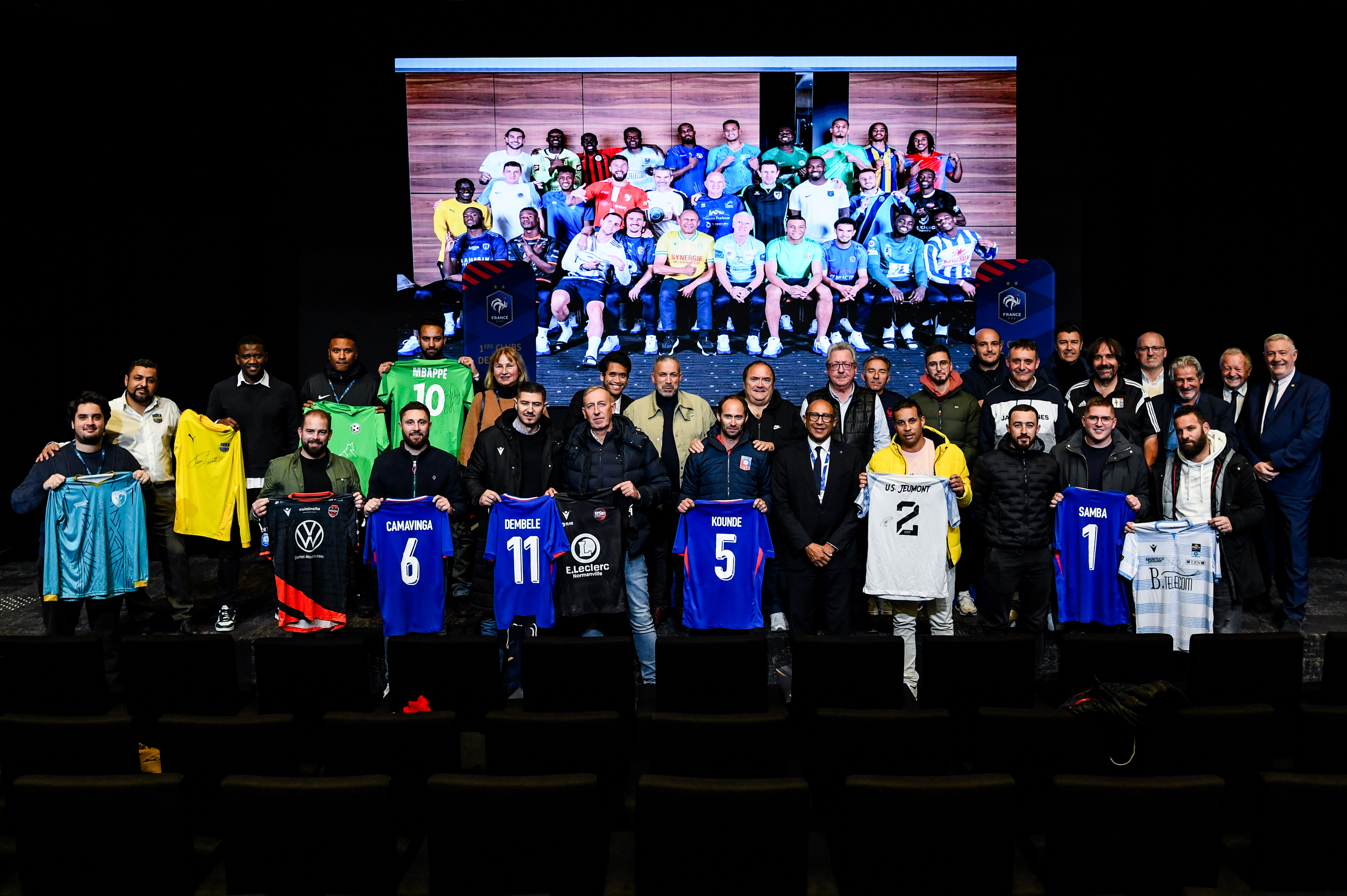 Les premiers clubs des Bleus au Stade de France